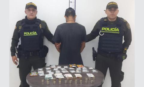 Un Hombre Fue Capturado Por La Policía Nacional Con Cien Dosis De